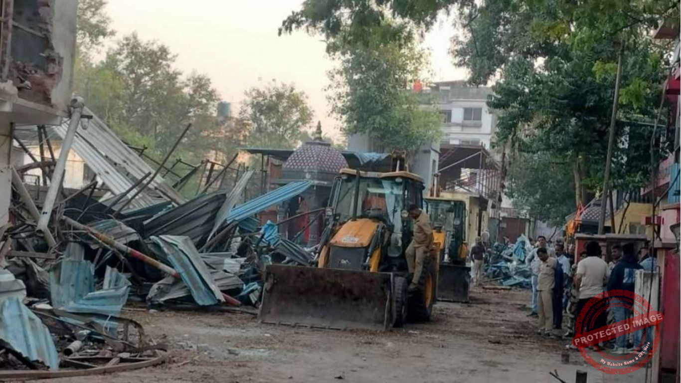 Illegal “Varkari Bhavan” Linked to Gang Operative Demolished in Pune ...